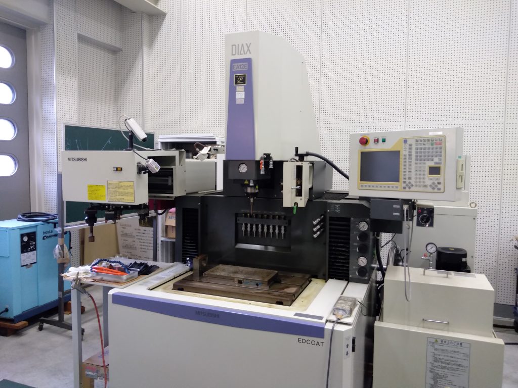 M109：NC放電加工機（EA12E） - 大分県産業科学技術センター